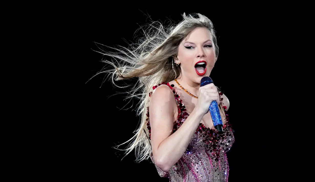 Aksi Panggung Energik Taylor Swift pada Konser The Eras Tour di ...
