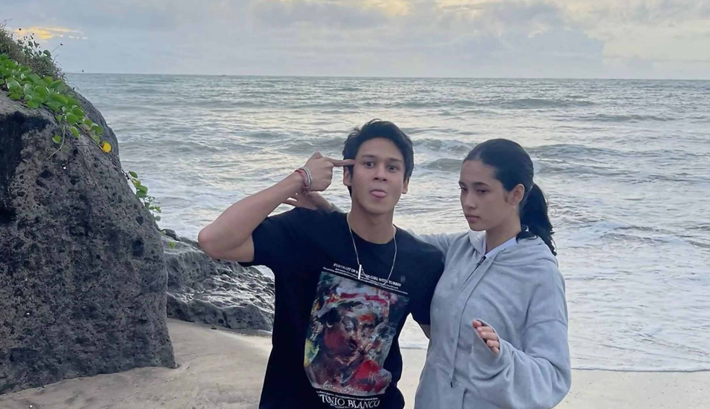 Main Series Bareng, Ini Potret Antonio Blanco Jr dan Aisha Nurra Datau di Anyer - Foto Liputan6.com