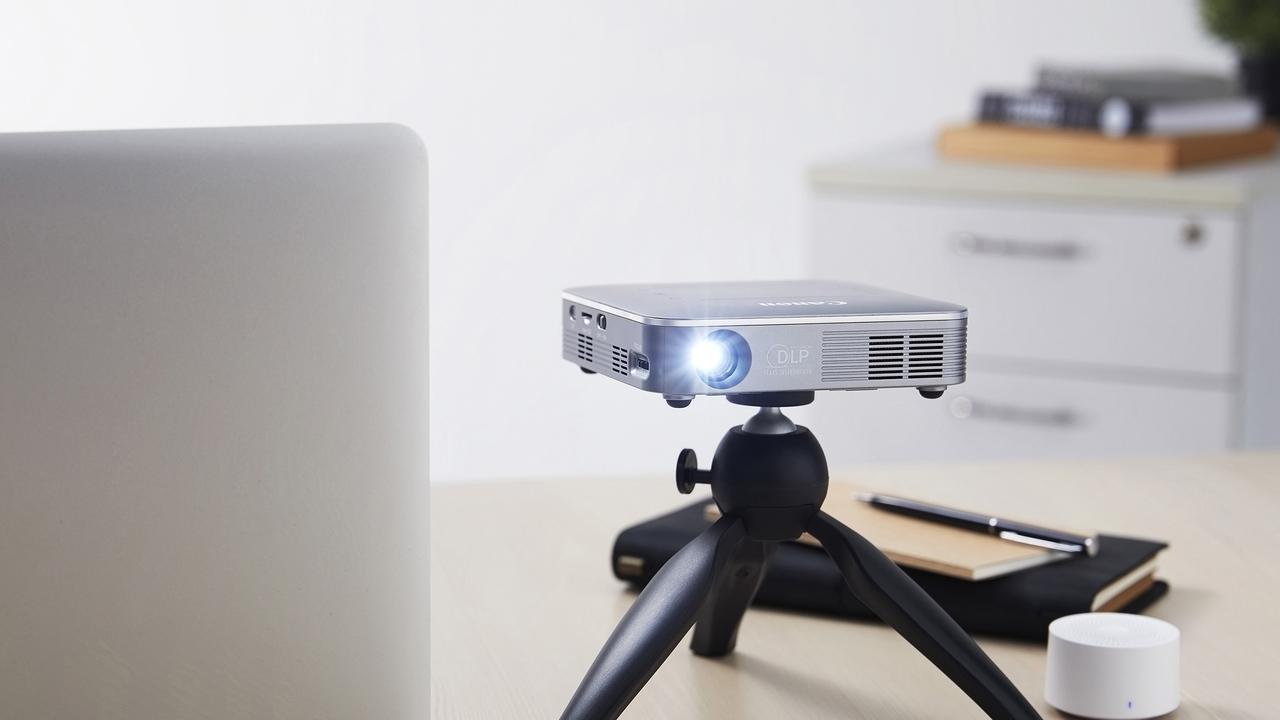 Proyektor Mini Canon MP250, Gadget Unik untuk Dukung Nonton dan Kerja ...
