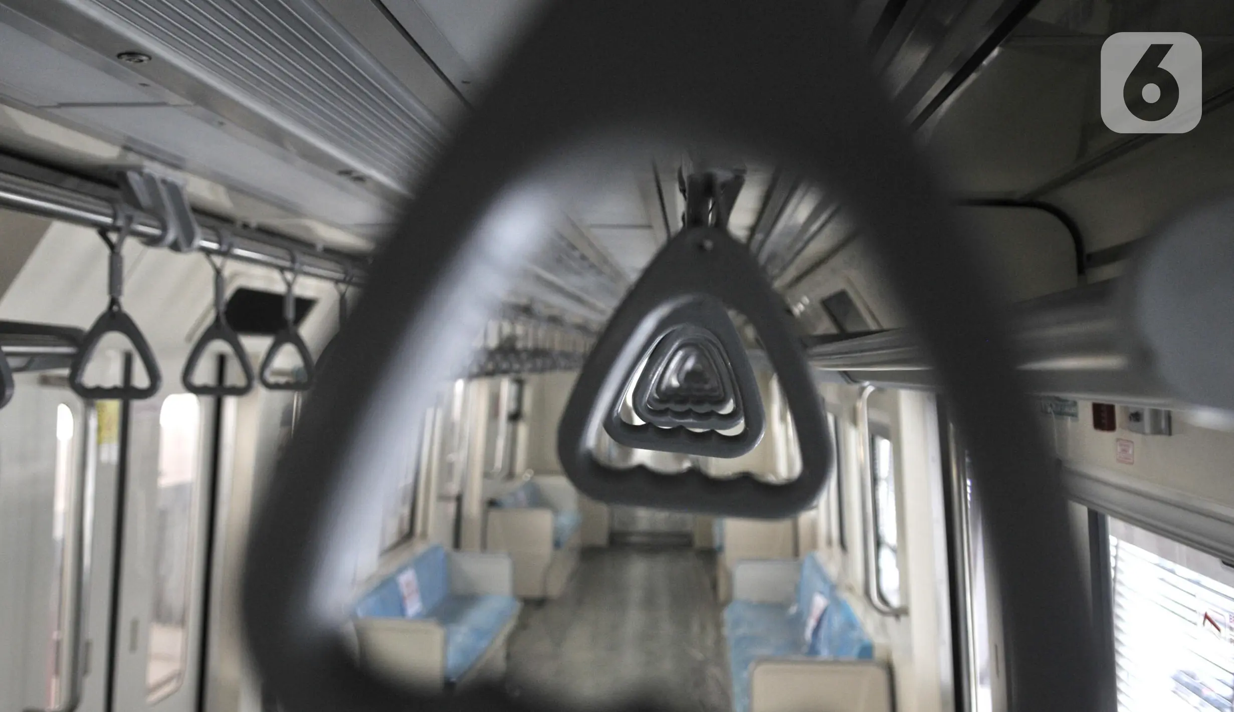 FOTO: Interior Kereta LRT Jabodebek - Foto Liputan6.com