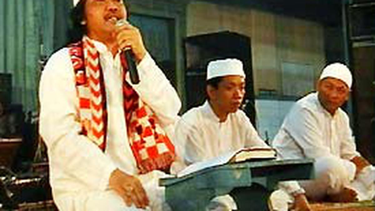 Kiai Kanjeng Mengisi Malam Selikuran versi Tedjowoelan - News Liputan6.com