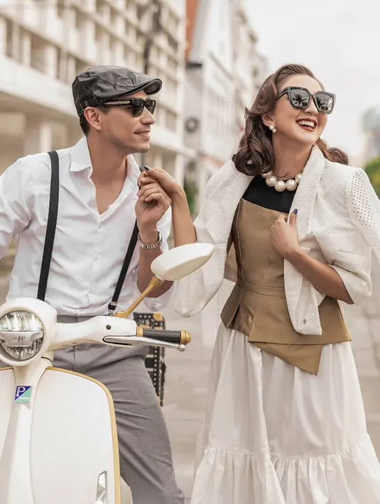 Pemotretan Darius Sinathrya dan Donna Agnesia Bertema Vintage Ini ...