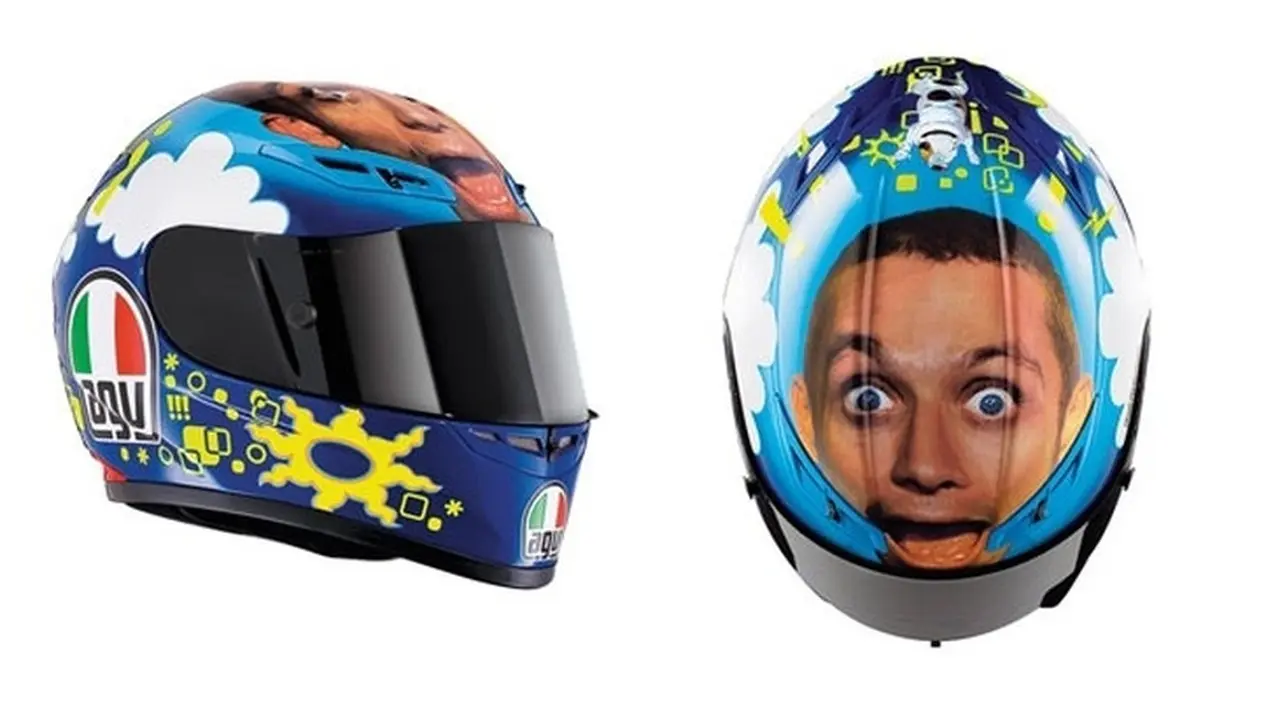 Melihat Sedikit dari Banyaknya Koleksi Helm Valentino Rossi - Otomotif ...