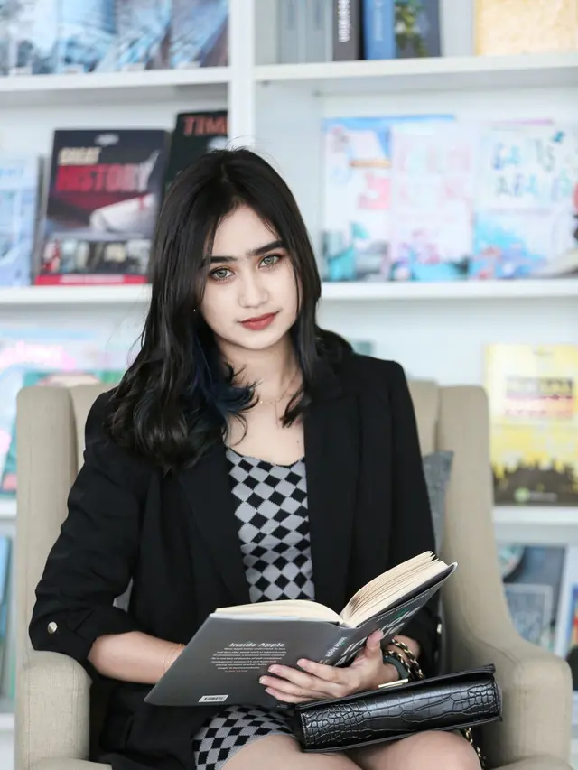 Profil TikToker Novita Sari: Dari Iseng Ngonten, Hadapi Perceraian ...