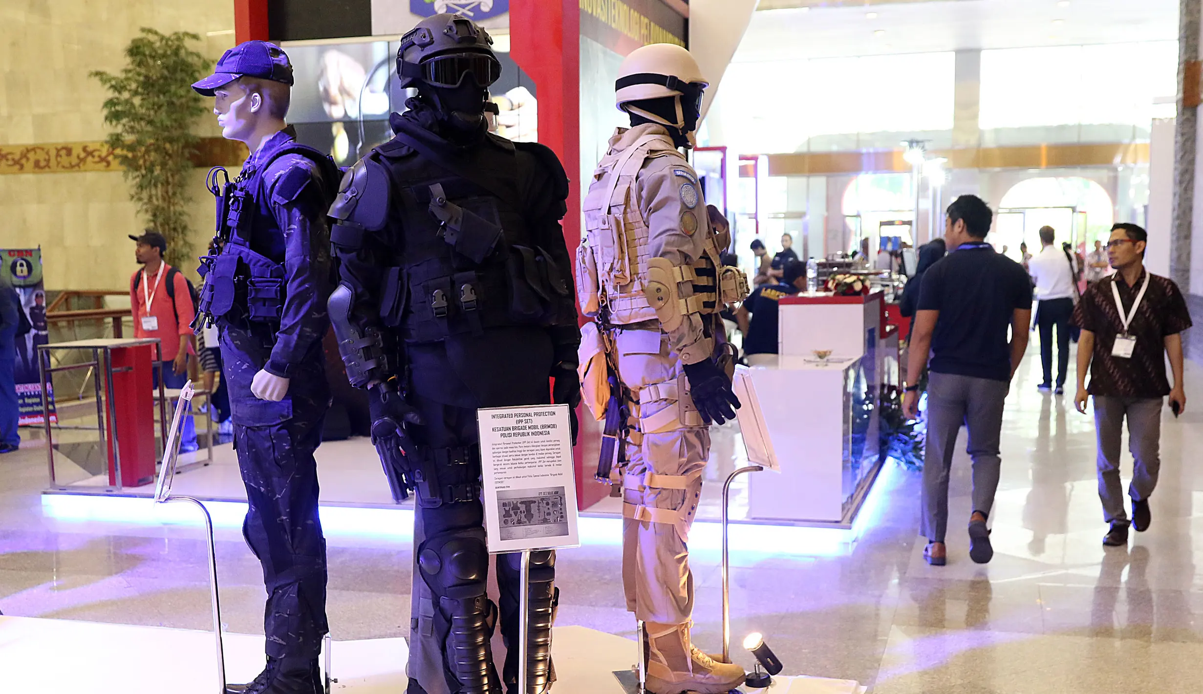 Persenjataan Canggih Dipamerkan dalam Pameran Indo Security - Foto ...