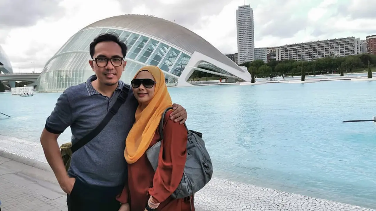 6 Potret Ghea Astrid Mantan Istri Ifan Seventeen Bareng Suami Baru, Kini Jadi Dokter - Hot ...