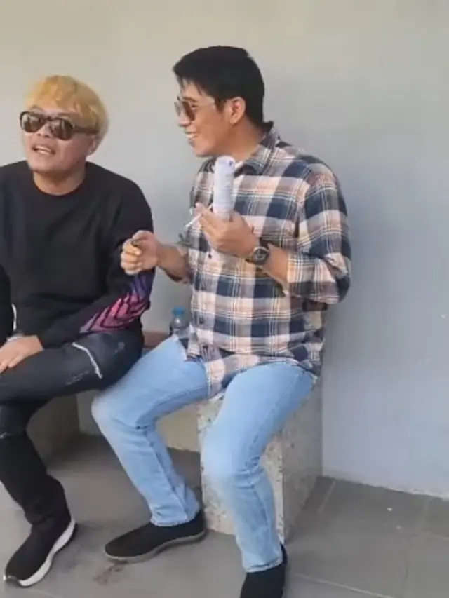 7 Potret Perintis OVJ Reuni Dadakan di Emperan, Nunung Bikin Pangling ...