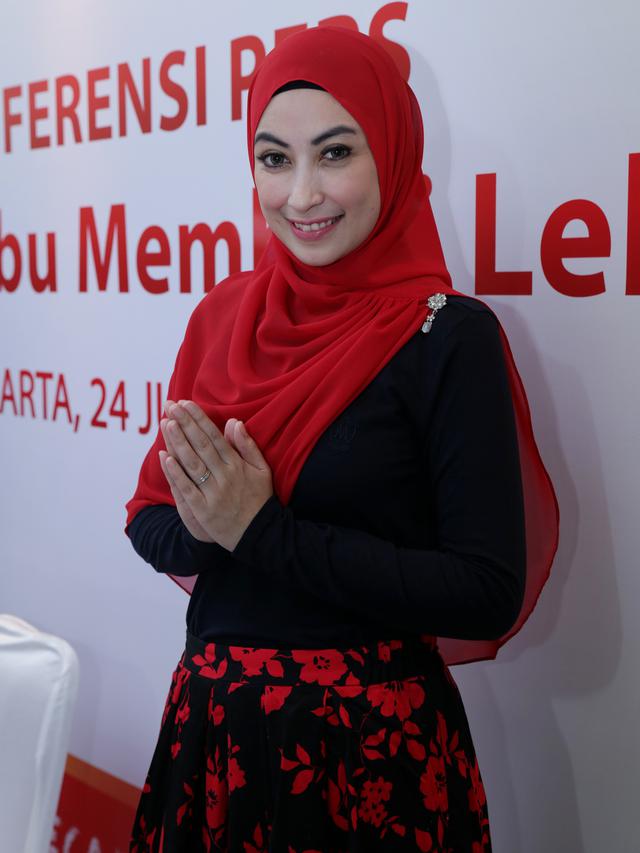 Bukan Ustazah, Annisa Trihapsari Berdakwah dengan Cara Ini - ShowBiz ...