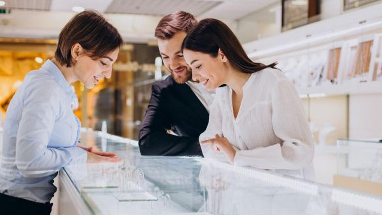 Tips Investasi Emas untuk Pemula dari Senior Sales Toko Perhiasan ...