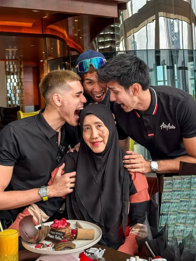 Mengintip Profesi Ayahanda Aisar Khaled yang Bikin Takjub, Kekayaan Nggak Kaleng-Kaleng - Hot ...