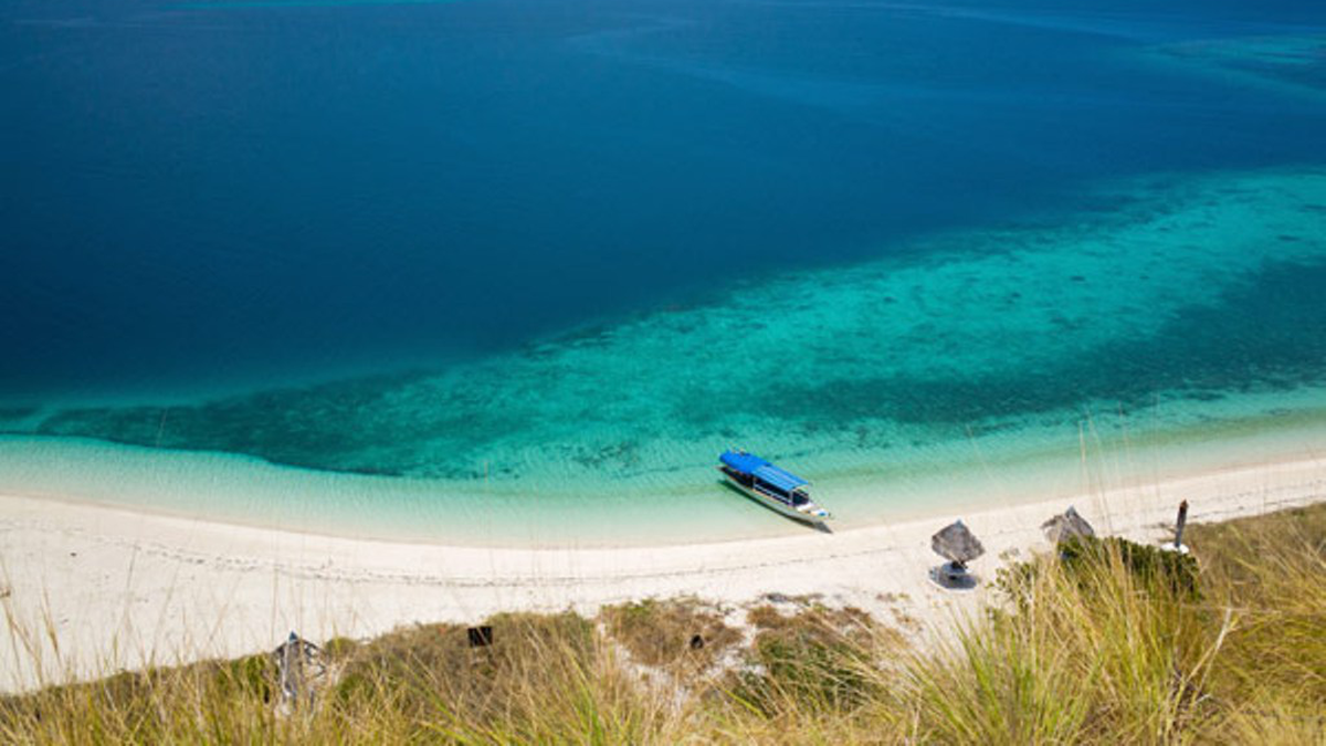 Taman Laut 17 Pulau Riung, Kepulauan Komodo dalam Versi Mini ...
