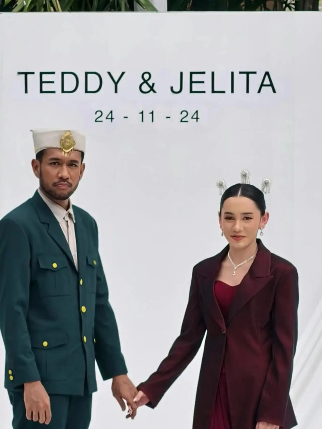 6 Gaya Unik Jelita Clough Resmi Menikah dengan Teddy Adhitya, Padukan ...