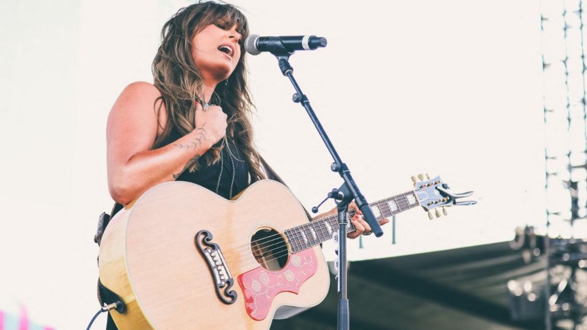 Lirik Lagu you like you love me - Ella Langley dan Riley Green - Ragam ...