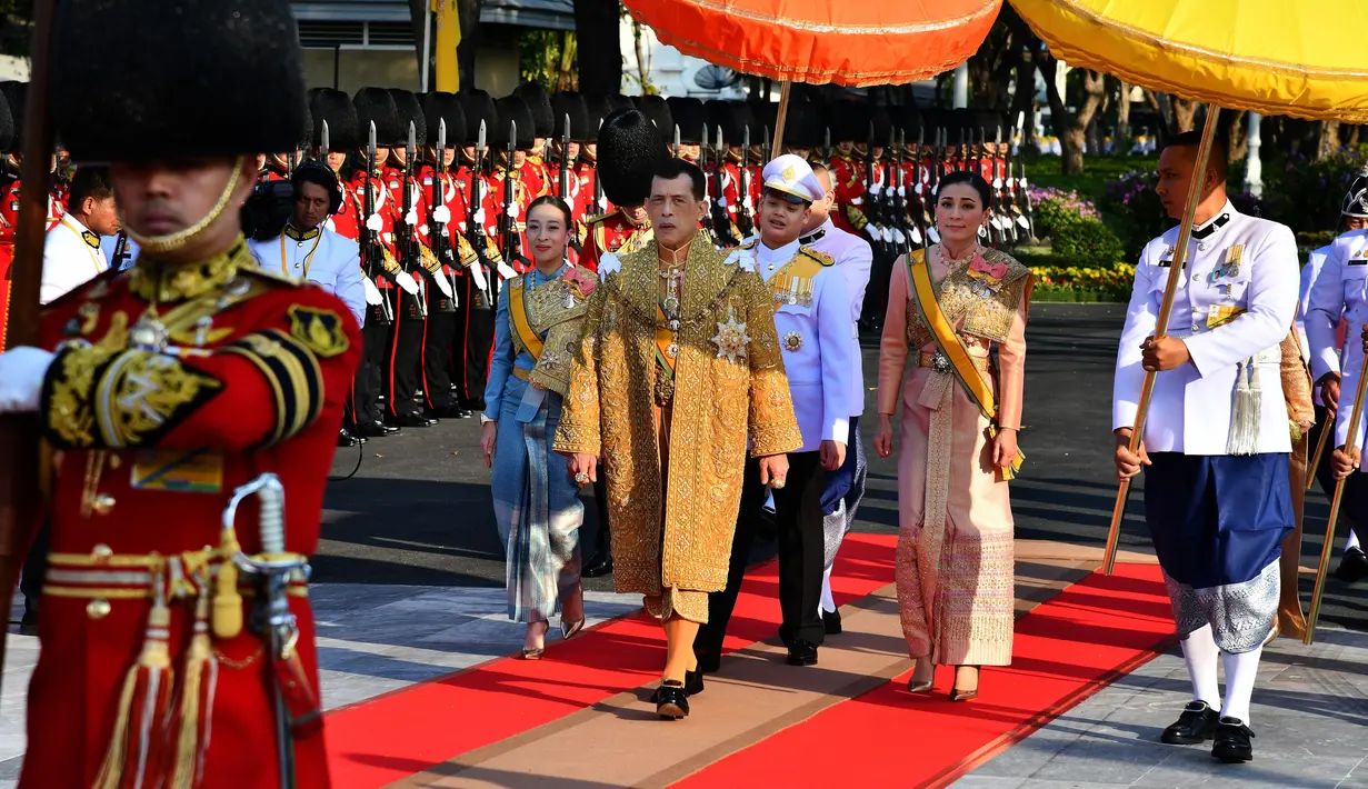 FOTO: Kemeriahan Prosesi Akhir Penobatan Raja Thailand - Foto Liputan6.com