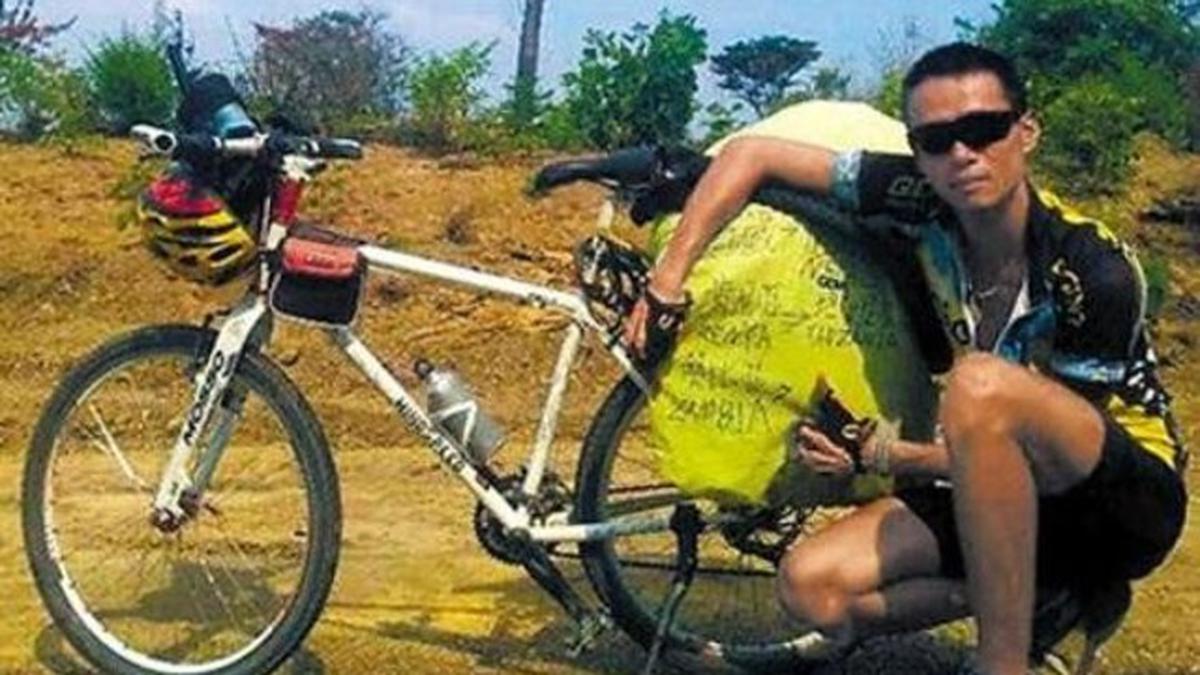 Bertengkar dengan Kekasih, Pria Ini Kayuh Sepeda ke Afrika