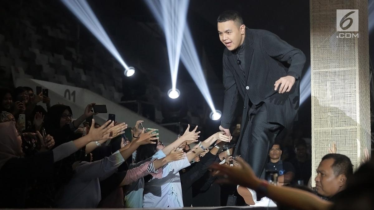 Akhir Bahagia Tulus di Konser Monokrom - ShowBiz Liputan6.com