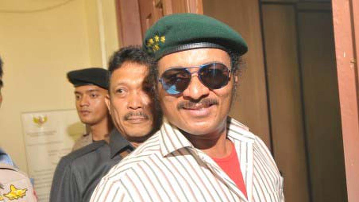 John Kei Bebas dari Lapas Nusakambangan - News Liputan6.com