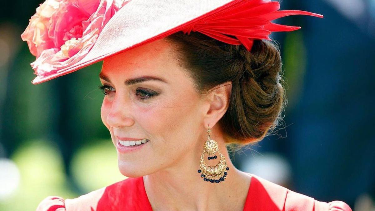 6 Tampilan Merah Membara Kate Middleton saat Debut di Royal Ascot 2023 ...
