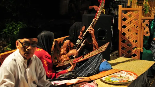 Kacaping, Alat Musik Tradisional Masyarakat Bugis Ciptaan Para Pelaut ...