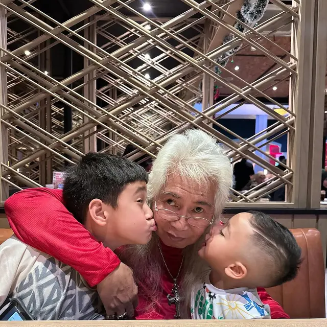 6 Potret Gideon Tengker Bertemu Rafathar dan Rayyanza, Akhirnya Ketemu ...