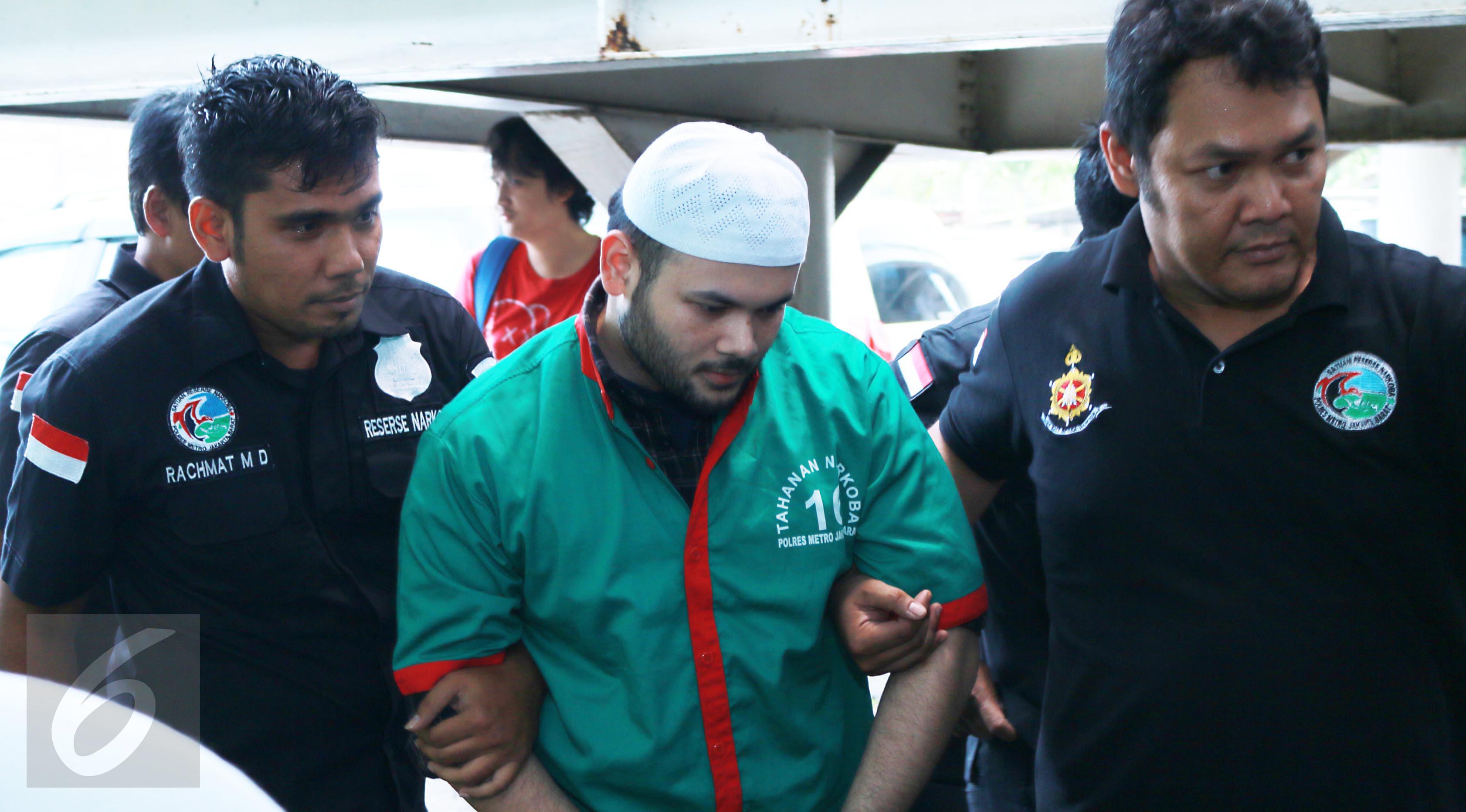 Ridho Rhoma Jalani Sidang Perdana Kasus Narkoba - ShowBiz Liputan6.com