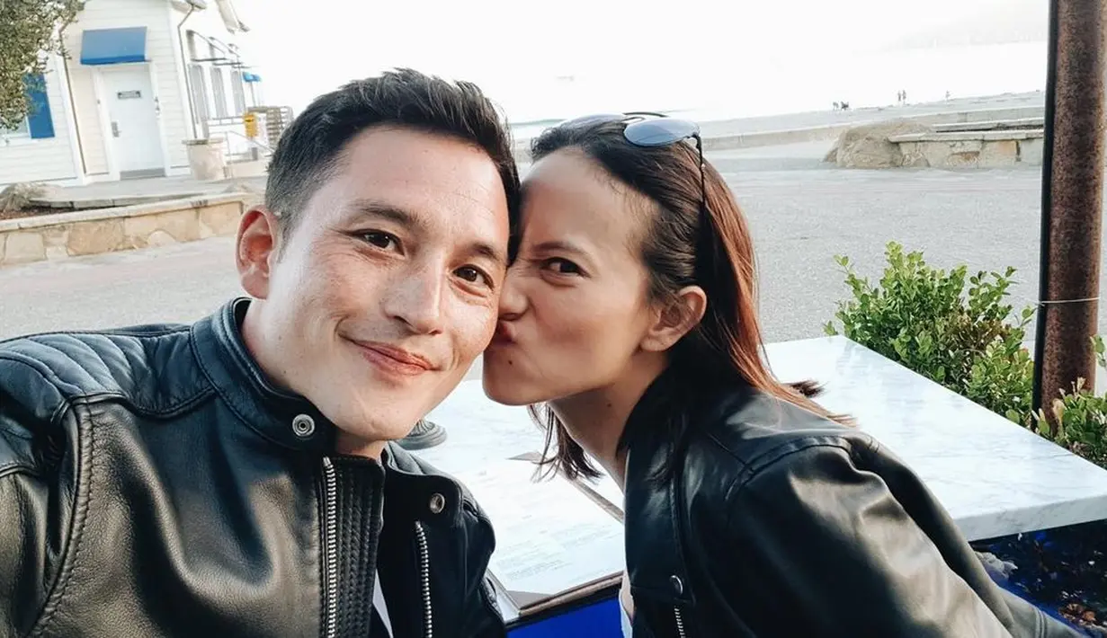 FOTO: Penampilan Mike Lewis dan Janisaa Pakai Outfit Warna Senada ...