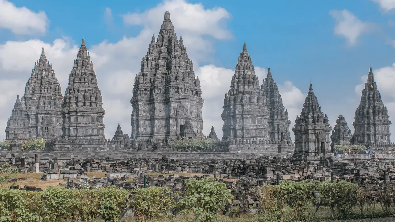 Merekam Jejak Sejarah Nusantara, Ini Daftar Nama Candi Bersejarah di ...