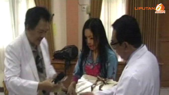 [VIDEO] Lisa `Face Off` Pamit dengan Tim Dokter - News Liputan6.com