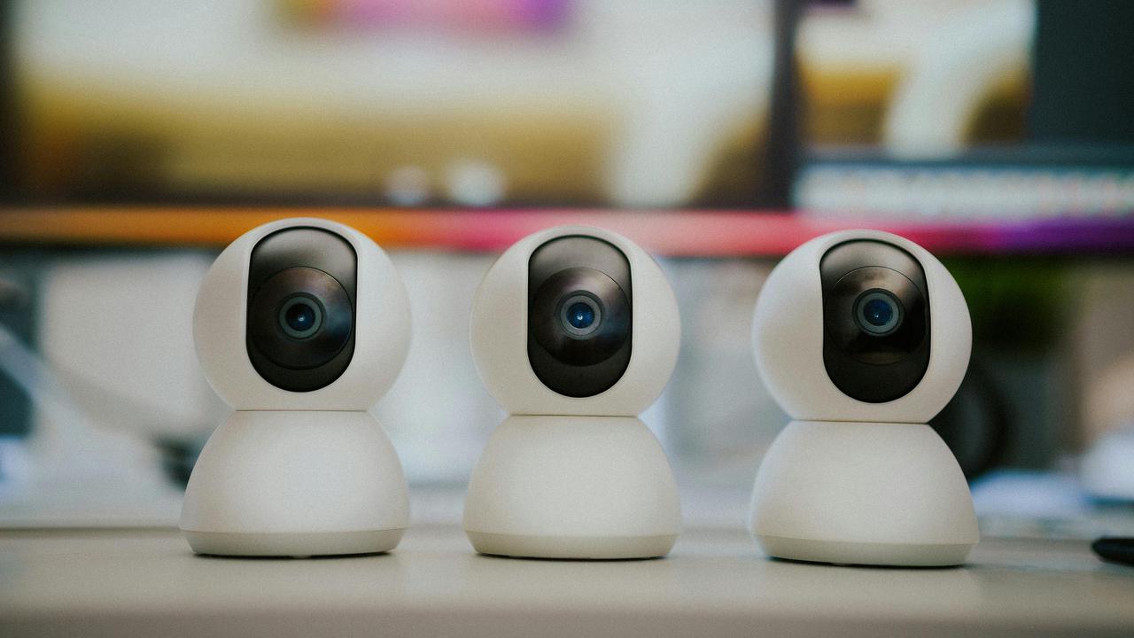 10 Rekomendasi Merk CCTV untuk Rumah Terbaik 2026, Jaminan Keamanan ...