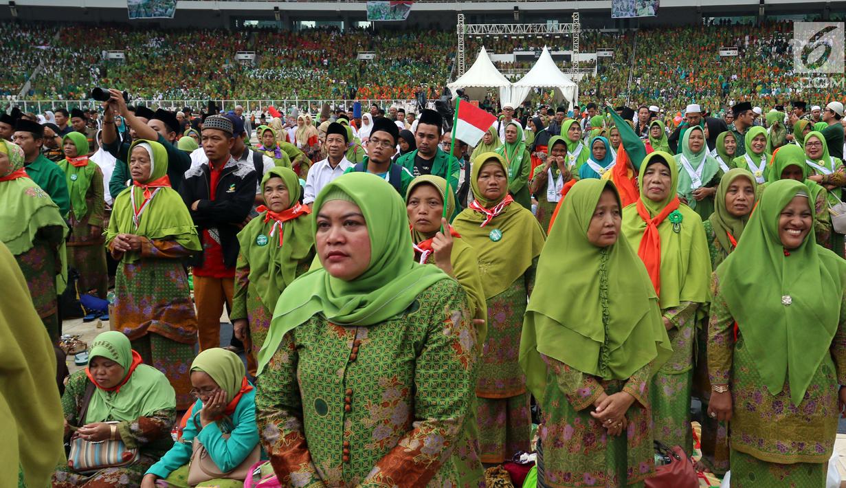 FOTO: Ribuan Kader Muslimat NU Hijaukan GBK - Foto Liputan6.com
