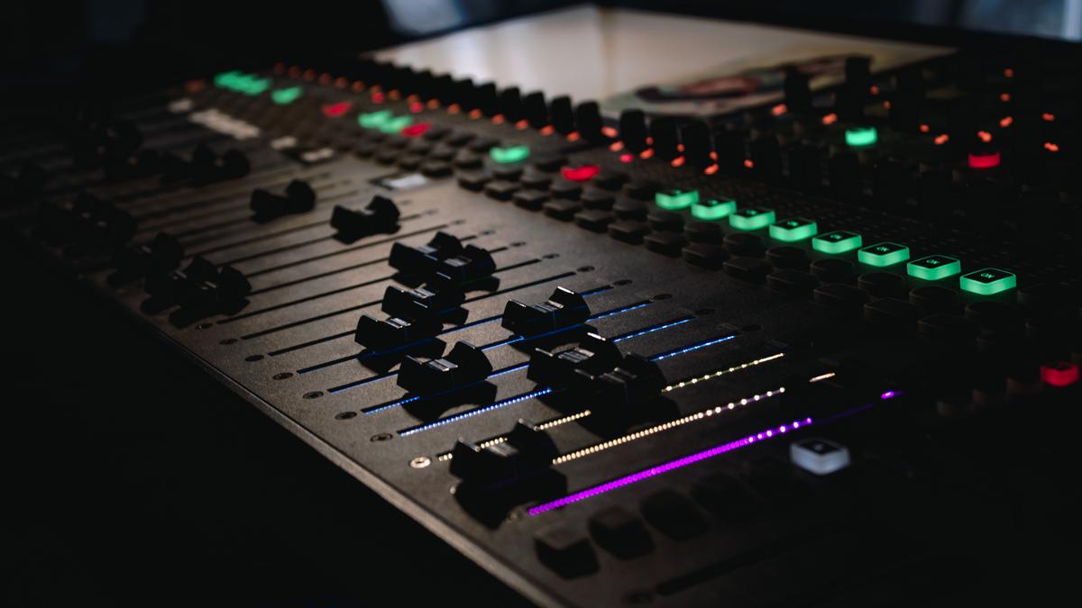 Ciptakan Musik Lebih Keren, 6 Aplikasi Mixing Lagu Ini Bisa Dicoba di ...