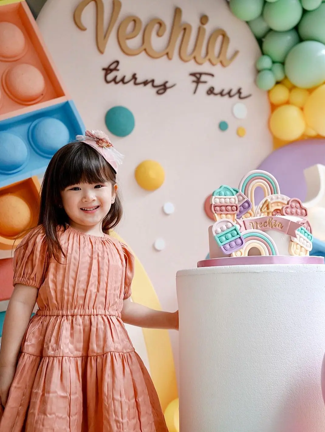 10 Inspirasi OOTD Cantik dan Menggemaskan Ala Vechia Anak Franda