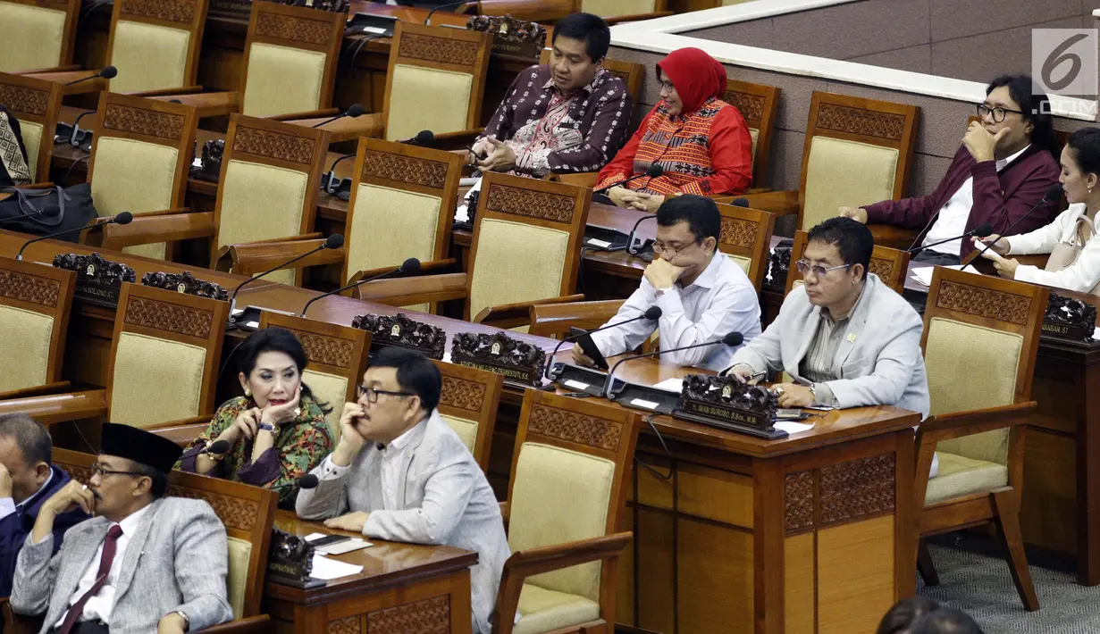 FOTO: Sepi, Rapat Paripurna Hanya Dihadiri 281 Anggota DPR - Foto ...