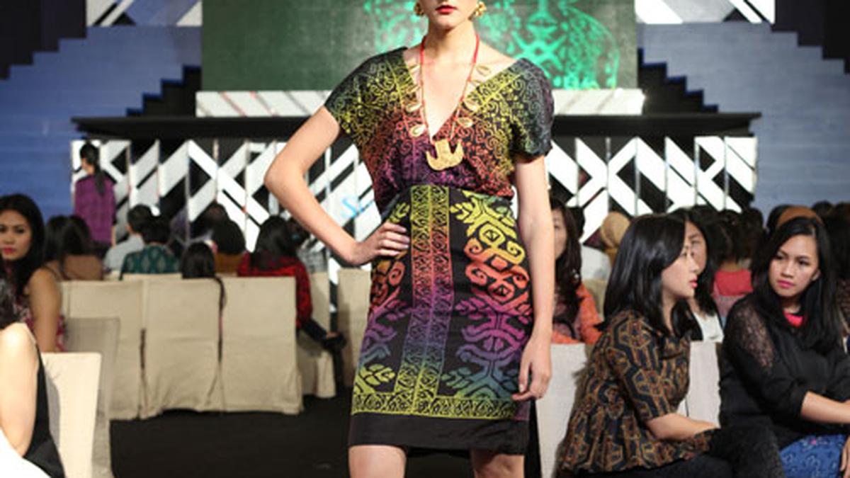 Koleksi Batik ALLEIRA Pada Batik Fashion Nation 2014