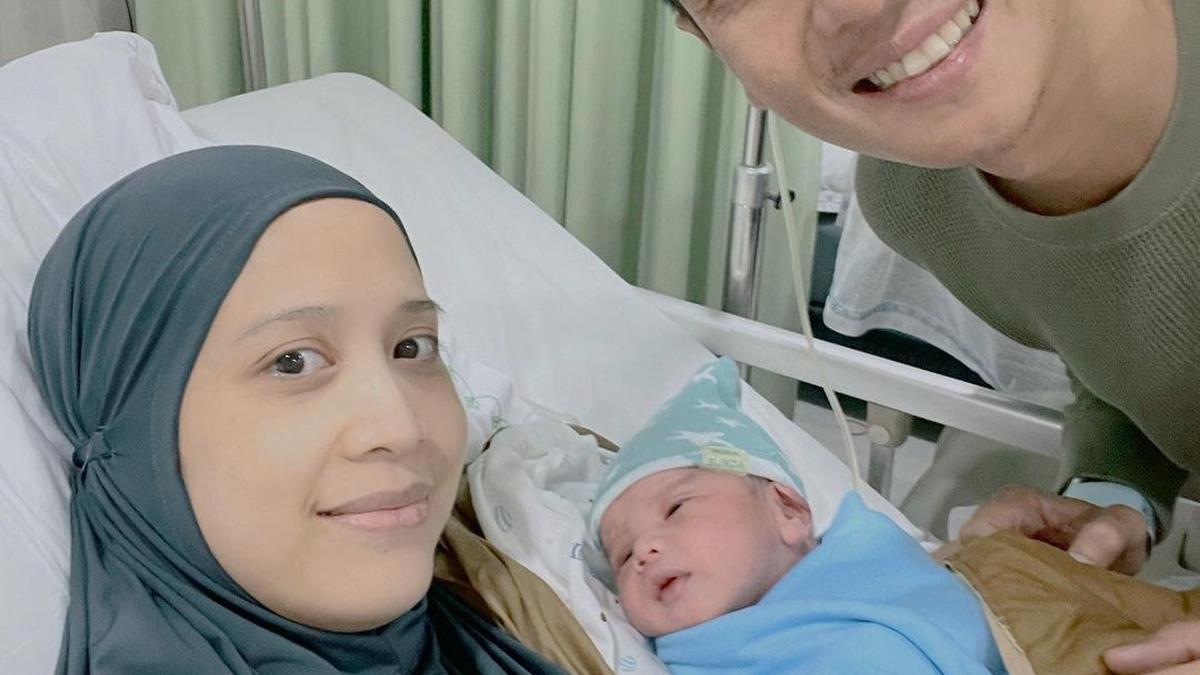 Selamat, Fanny Fabriana Dikaruniai Anak Keempat - Entertainment Fimela.com
