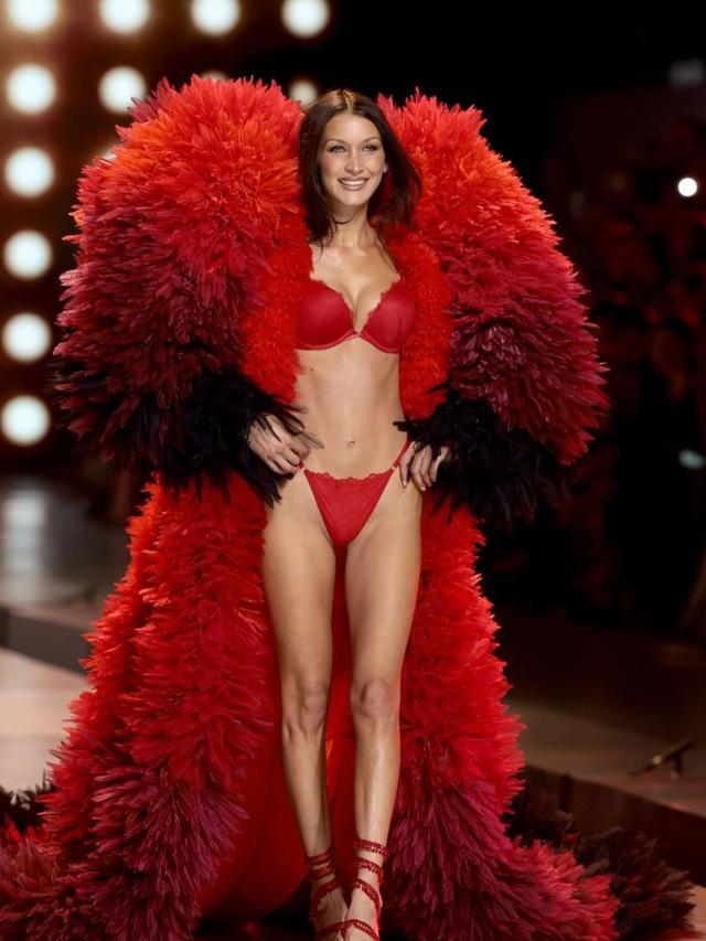8 Potret Reuni 'Angels' Behati Prinsloo, Adriana Lima, hingga ...