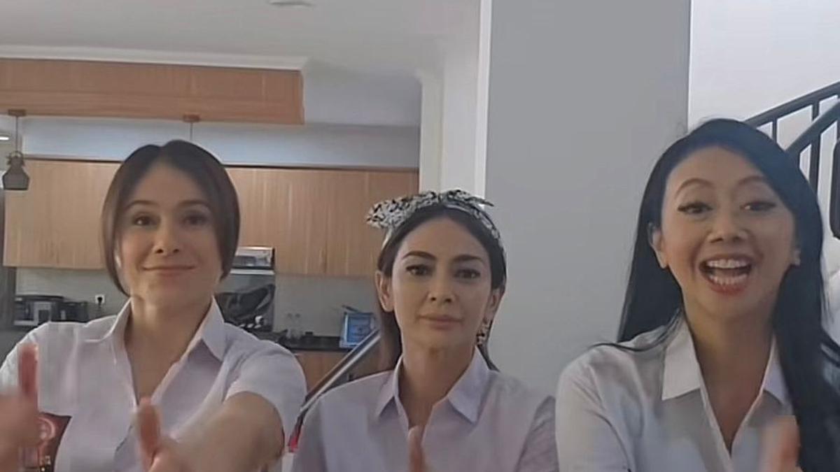 Masih Kayak Anak Sekolahan! Wulan Guritno, Masayu Anastasia, dan Asri ...