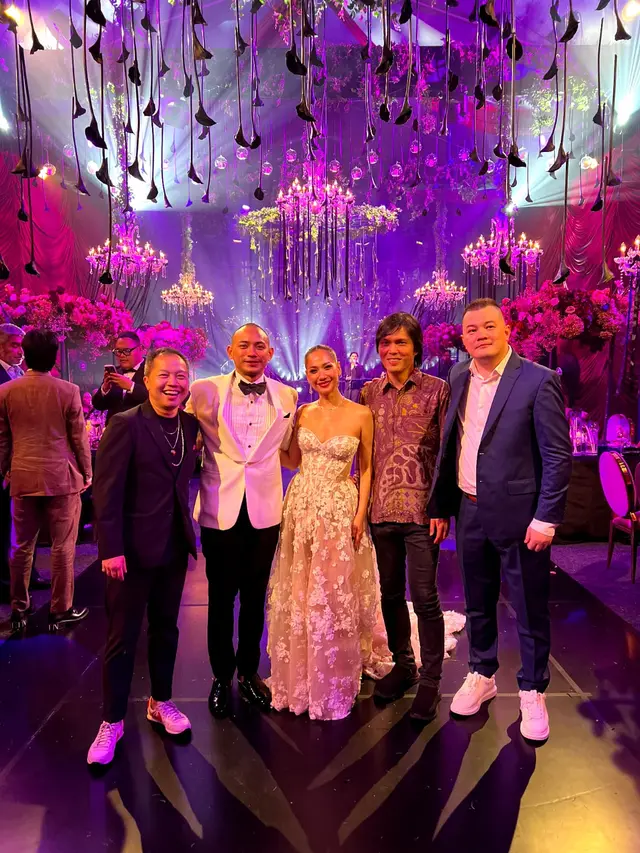 Once Mekel jadi Wedding Singer di Pernikahan BCL dan Tiko Aryawardhana ...