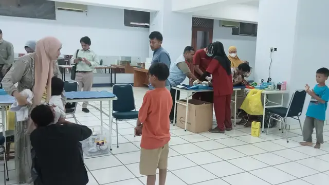 Semringah Warga dan Ciut Nyali Bocil Bekasi saat Ikut Sunat Massal ...