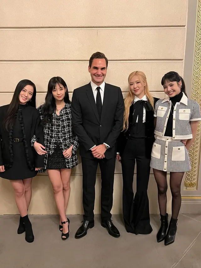 Legenda Tenis Roger Federer Semringah Foto Bareng Blackpink: Kata Anak ...