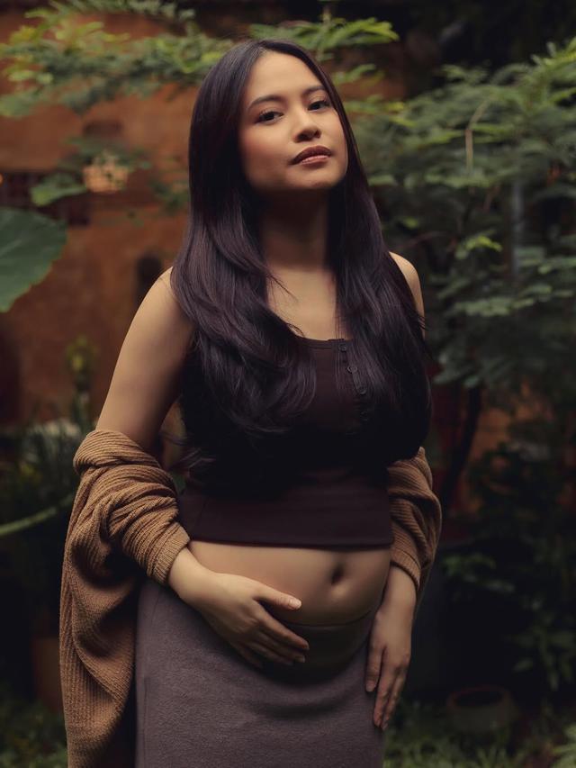Hanggini Umumkan Kehamilan Pertama, Ini 6 Potret Maternity Pamer Baby Bump