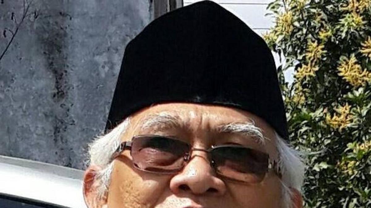 Gus Mus, Sosok yang Dikagumi Iwan Fals