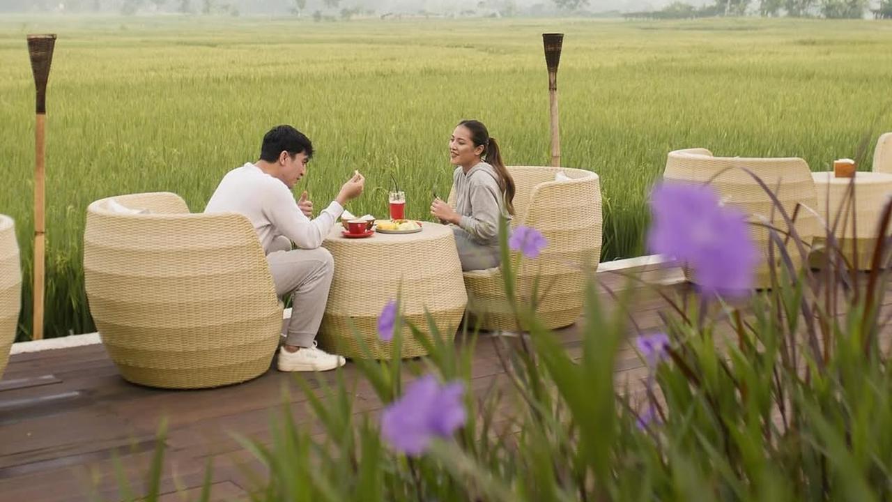 18 Rekomendasi Tempat Makan Enak dengan Pemandangan Sawah di Kulon ...