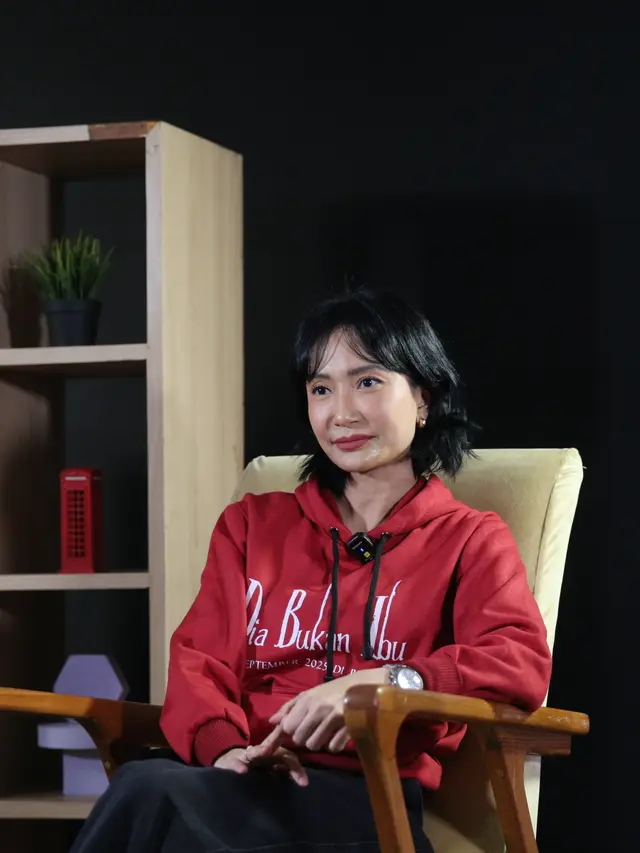 6 Fakta Artika Sari Devi Main Film Dia Bukan Ibu: 6 Jam Ngobrol Bareng Sutradara, 5 Jam Pasang ...