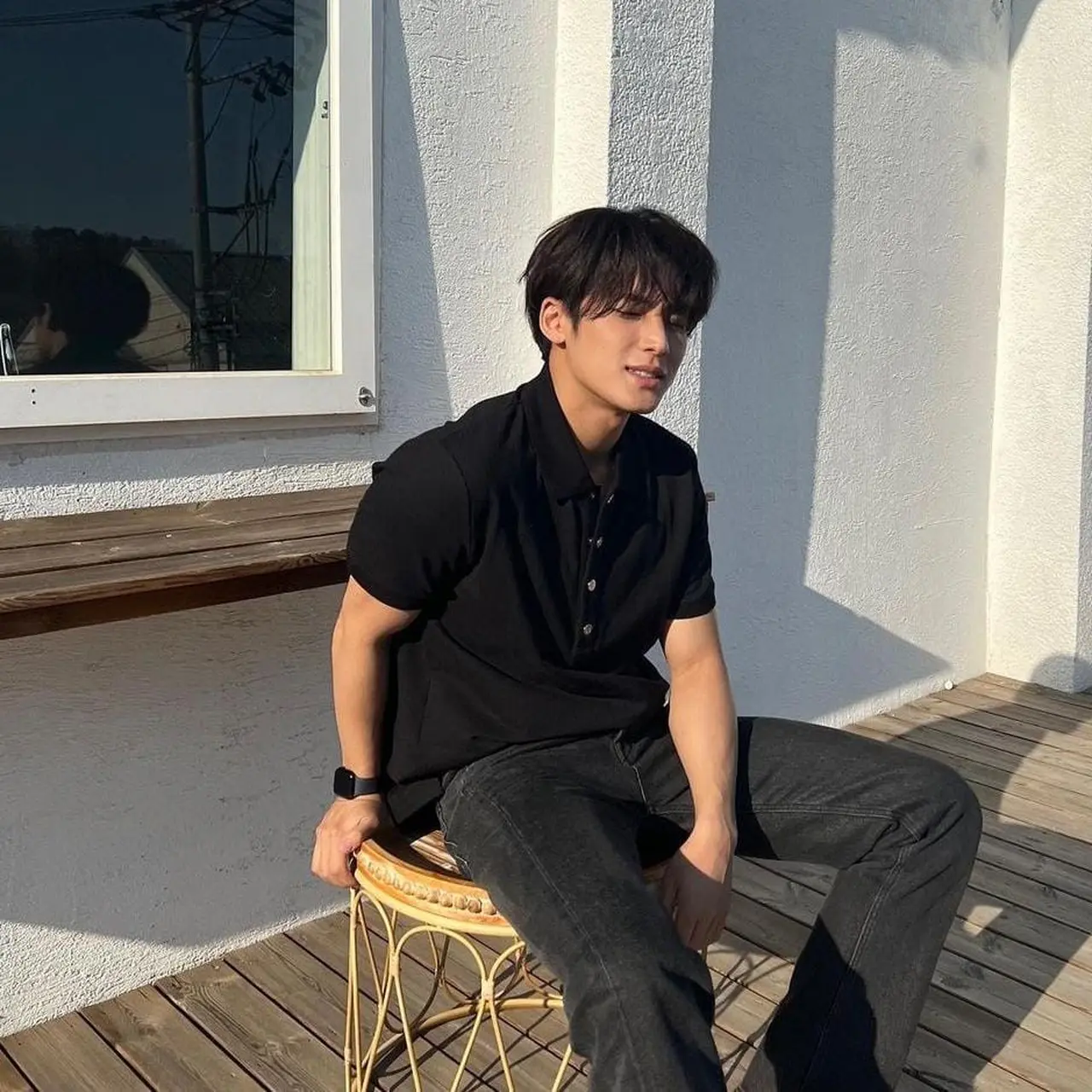 Sering Dijuluki Gapura Kabupaten, Intip Pesona Mingyu Seventeen yang Manis dan Tampan