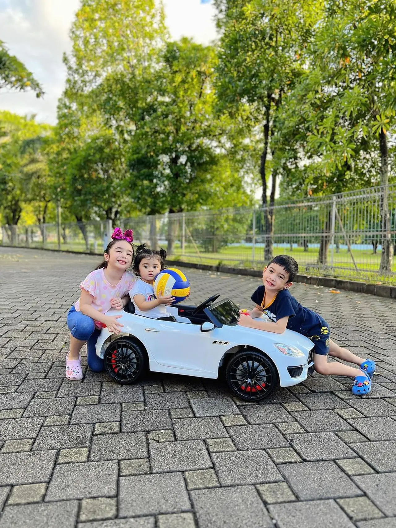 11 Potret Sibling Goals Raqeema dan Rasheed, Anak Nabila Syakieb yang Selalu Rukun ...