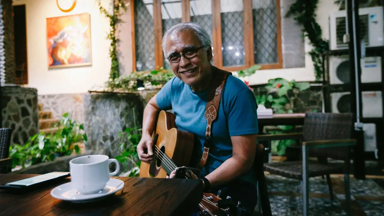 Album Legendaris Mata Dewa dari Iwan Fals Dirilis Ulang dalam Bentuk ...