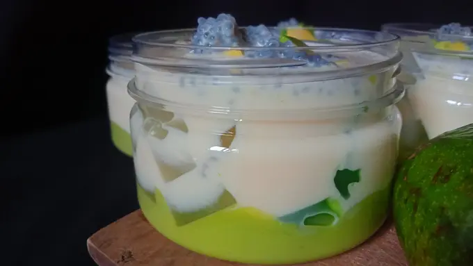 Resep Es Lumut Mangga yang Segar dengan Tampilan Cantik dan Rasa Manis Menyegarkan - Food Fimela.com