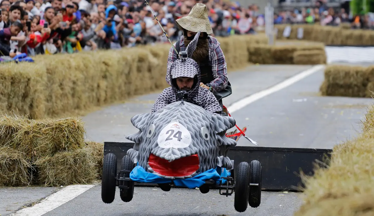FOTO: Kompetisi Unik, Balapan 'Kotak Sabun' di Brasil - Foto Liputan6.com