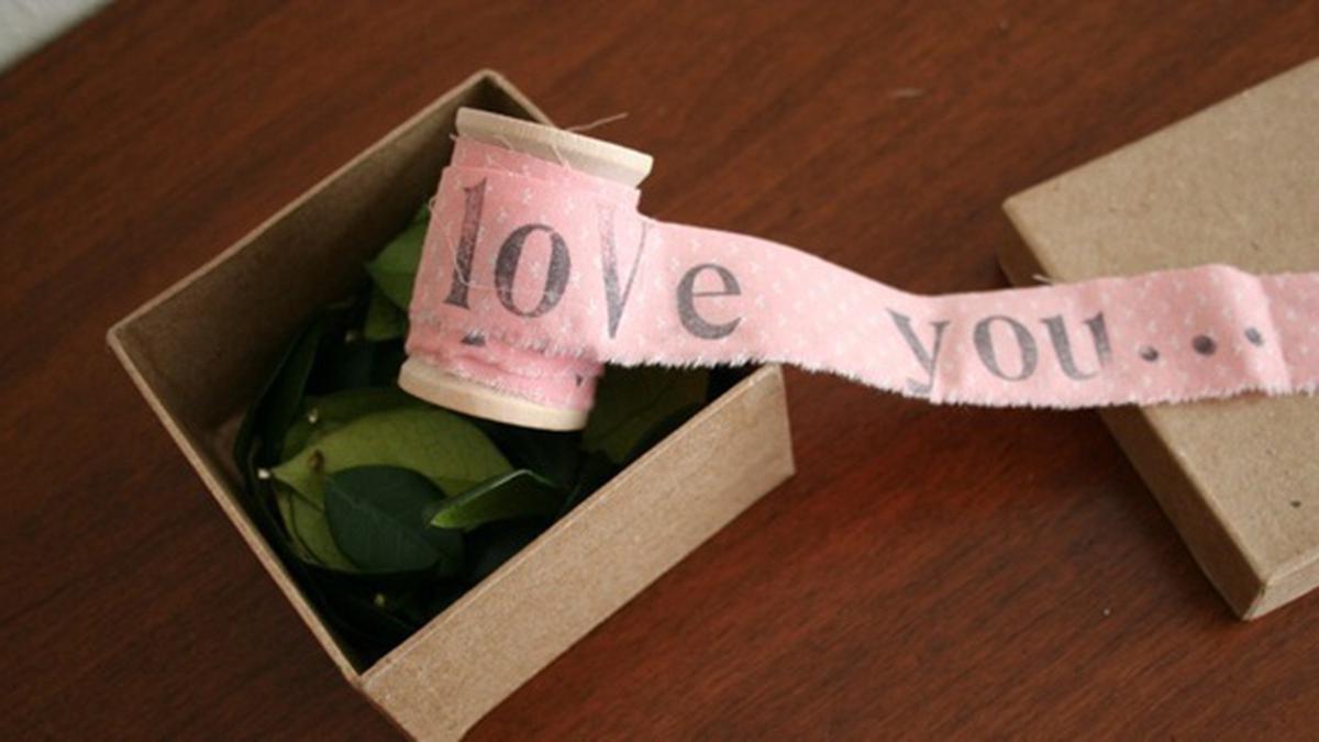 DIY Surat Cinta Romantis Menggunakan Kain Roll